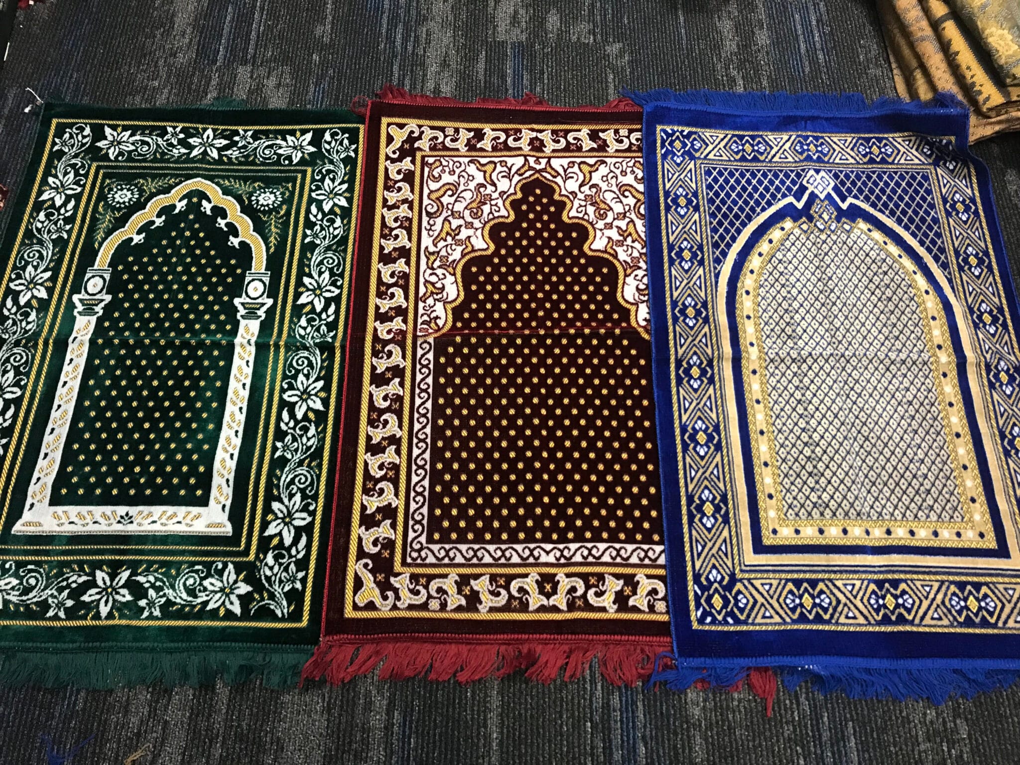 Prayer Mats – Halal Products Canada